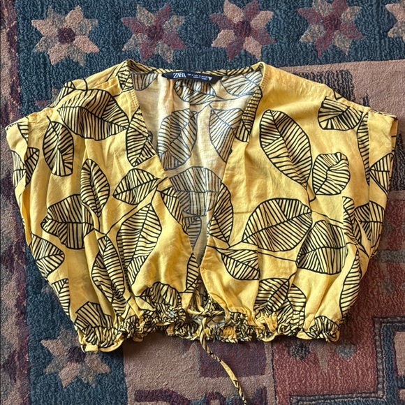 Zara | Tops | Zara Yellow Leaf Print Crop Top | Poshmark